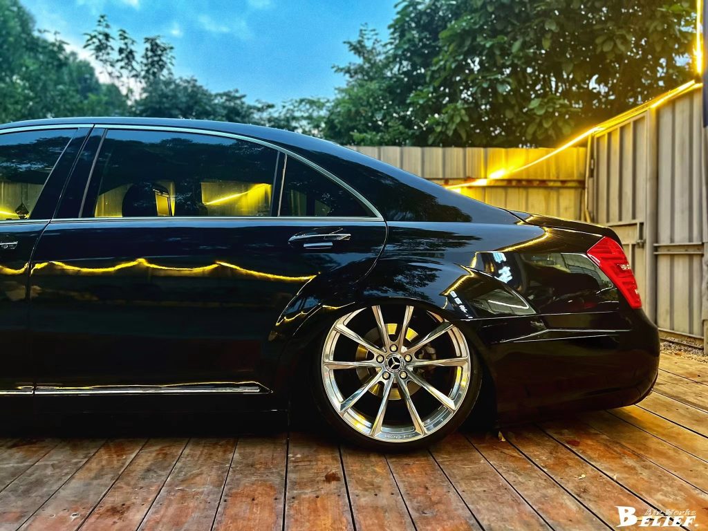The Mercedes-Benz S-Class W221AirRide - AIRBFTsuspension